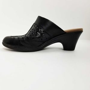 Clarks | Shoes | Clarks Bendables Women 9 Mules 8567 Black Leather ...